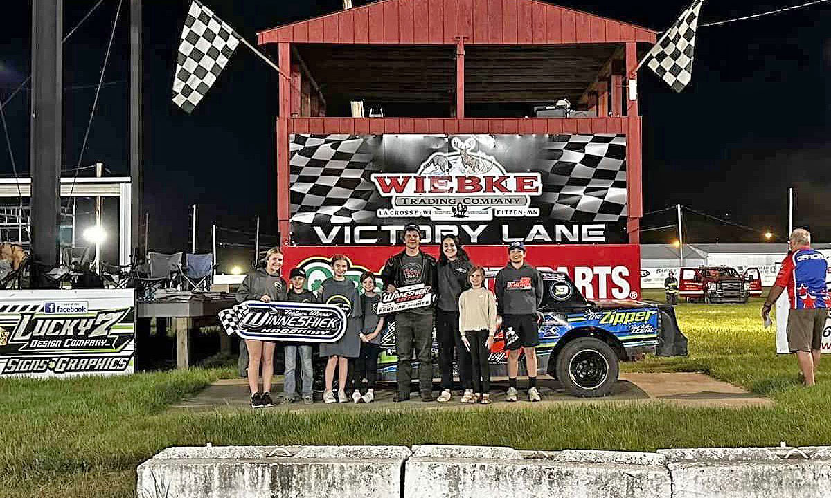 United States Racing Association | Clinton gores USRA Stock Cars in Decorah